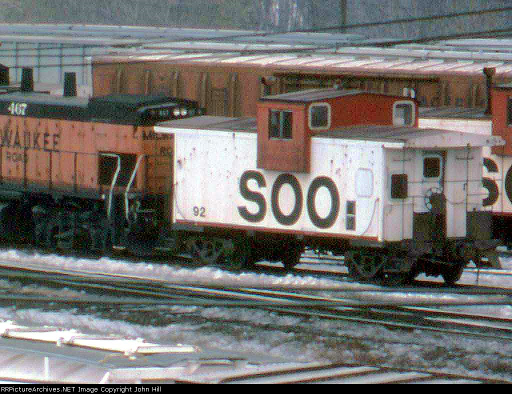 1389-10b Caboose SOO 92